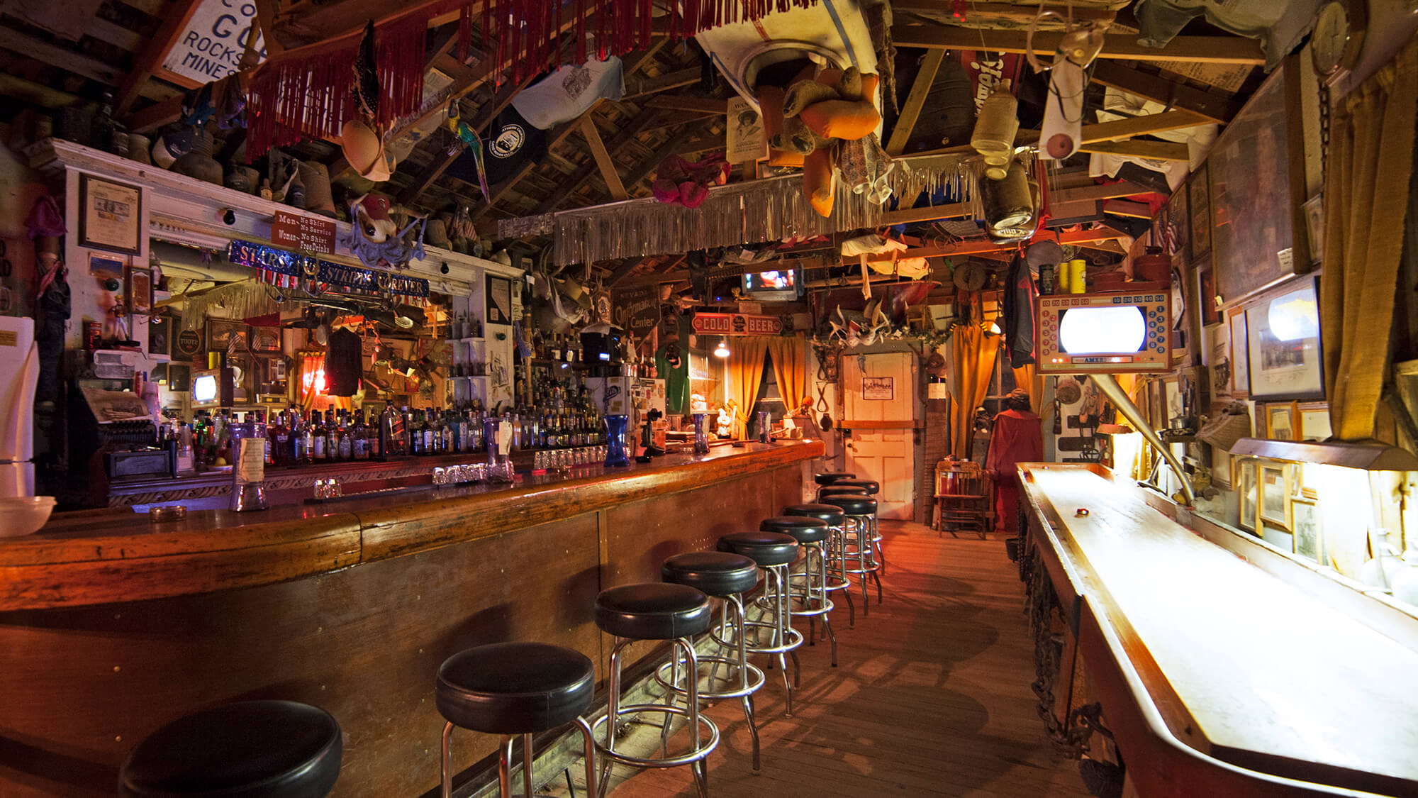 15 Sagebrush Saloons Worth Drinking In… And What To Order