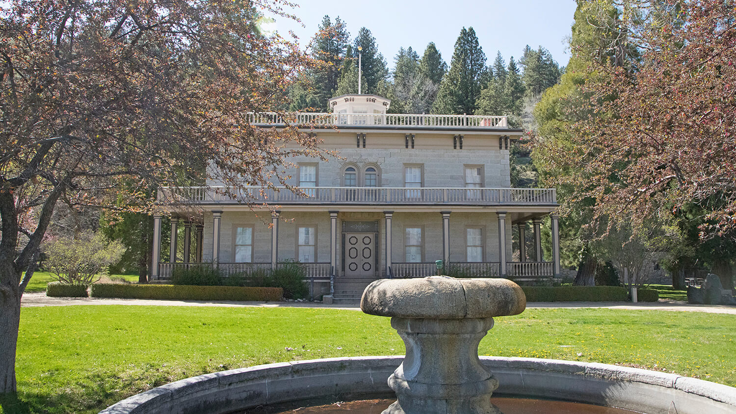 Bowers Mansion | Historical Site | Bowers Mansion Pool